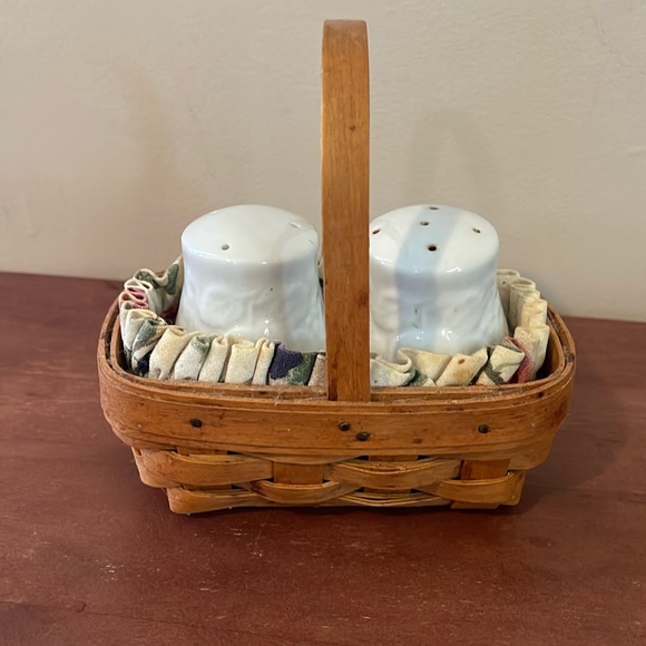 Longaberger | Accents | 999 Longaberger Salt And Pepper Basket Combo ...